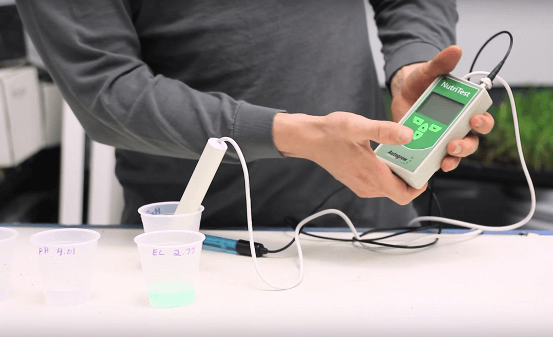 How to Choose Hydroponic Fertilizers - Upstart University